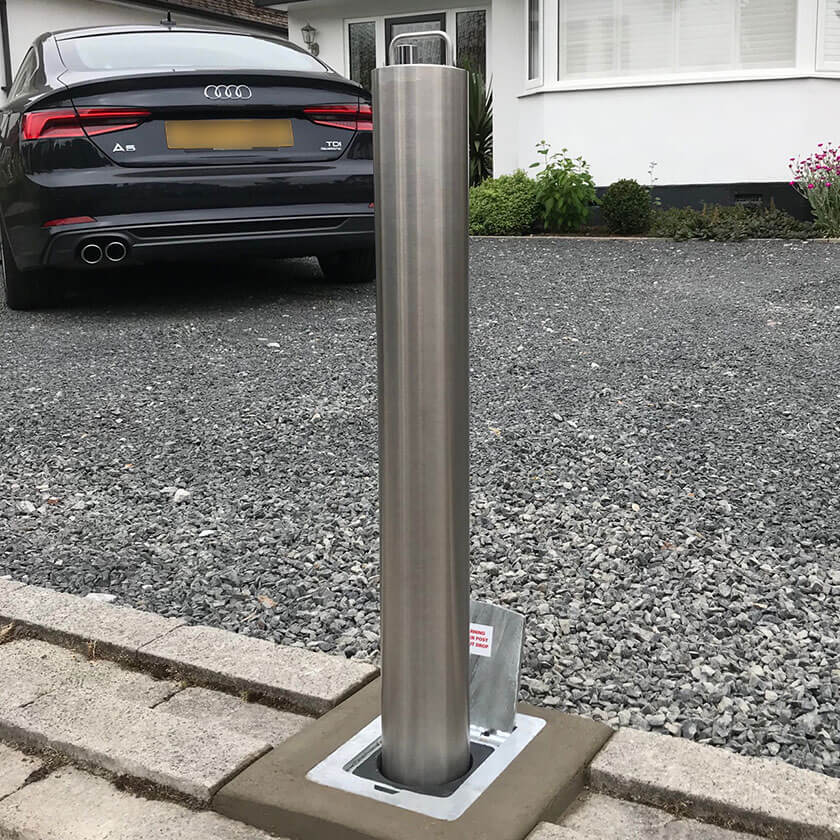 LA/S14 Lift Assist Stainless Steel Bollard | Security Bollards Direct